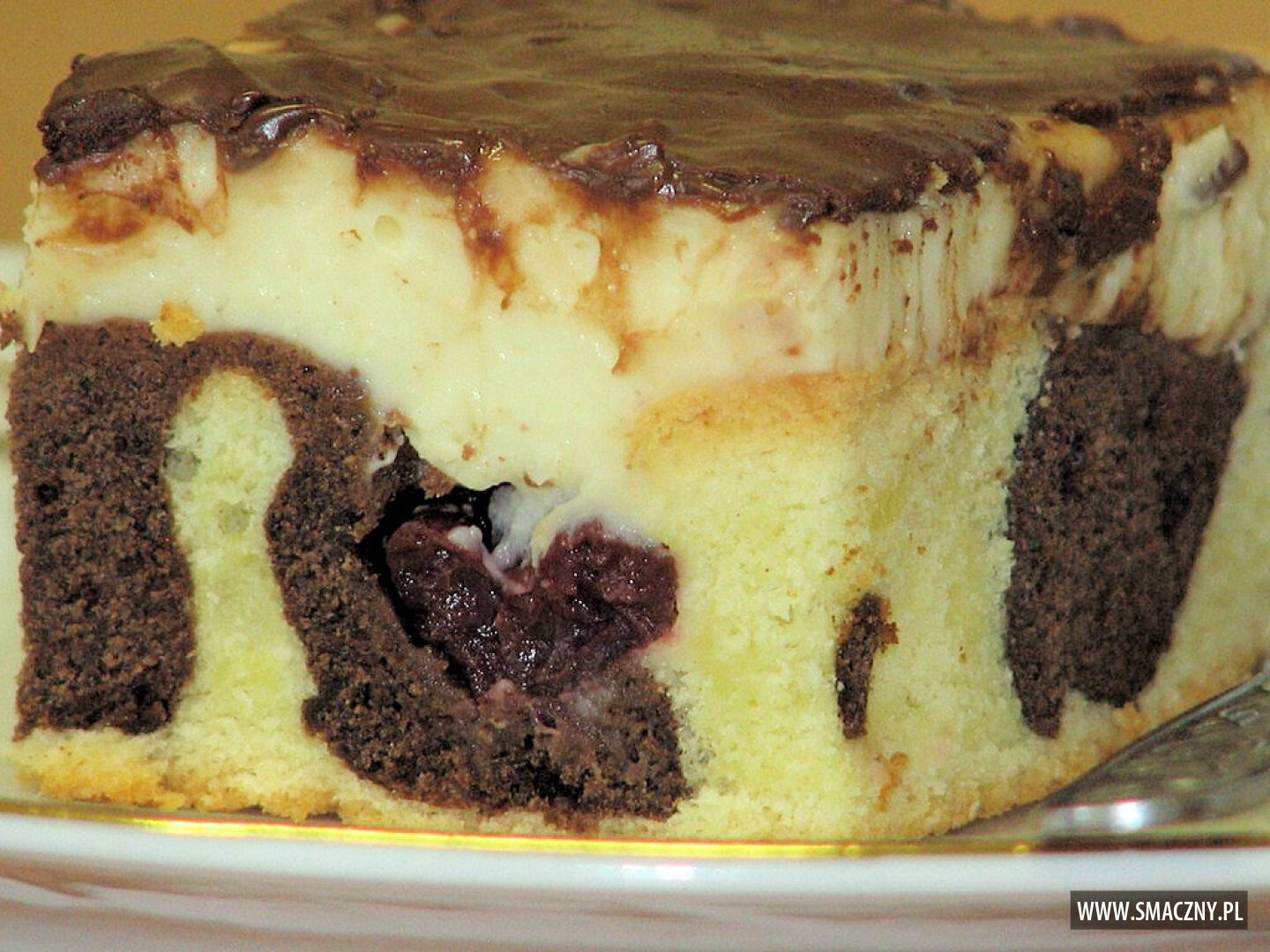 Fale Dunaju z leciutkim kremem - Przepisy kulinarne - Ciasta i słodko