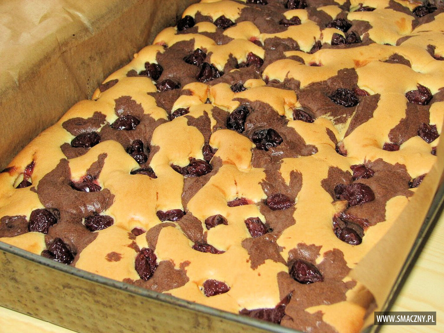 Fale Dunaju z leciutkim kremem - Przepisy kulinarne - Ciasta i słodko