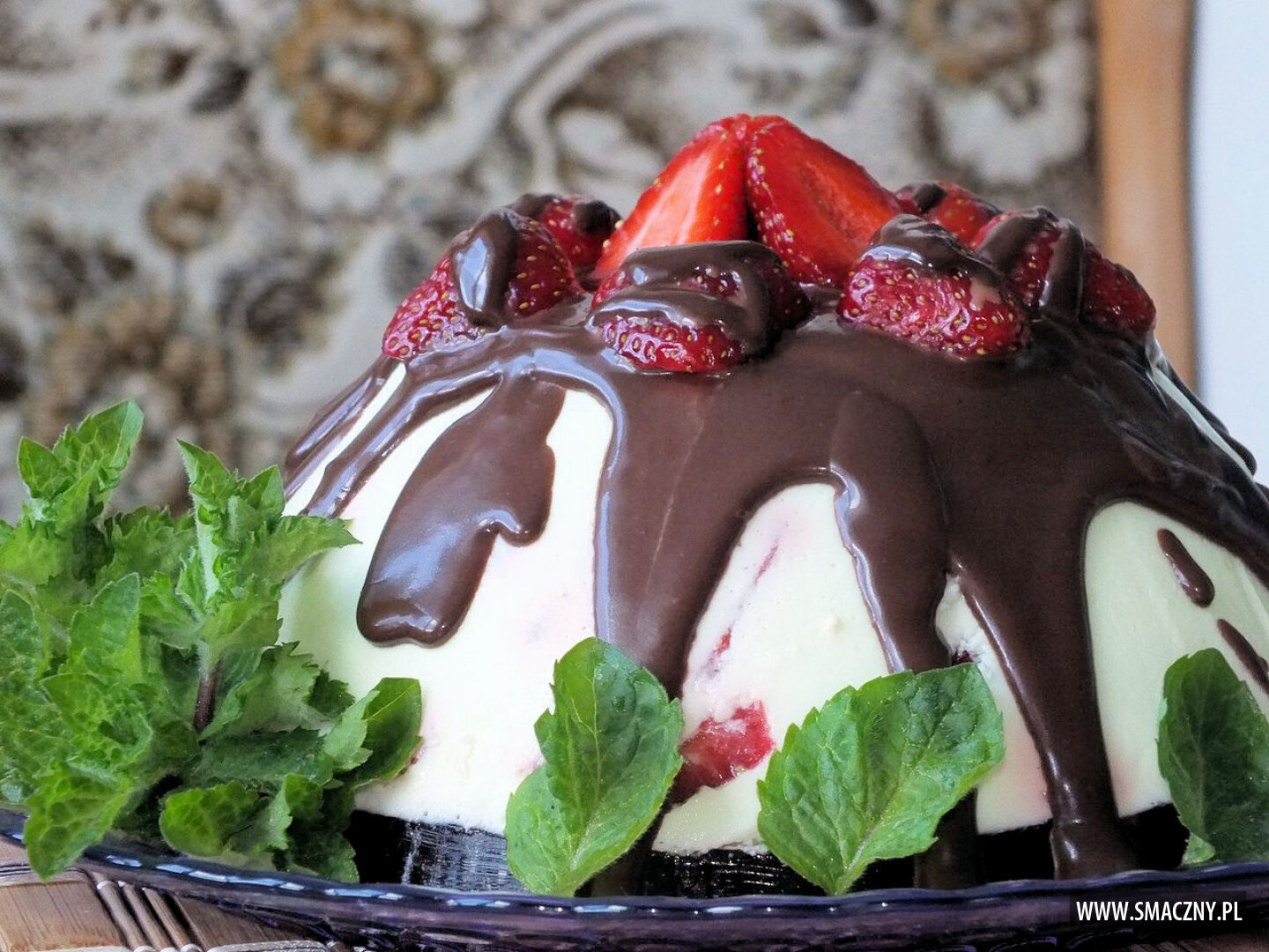 Pyszny deser z serka mascarpone i truskawek - Przepisy kulinarne - Des