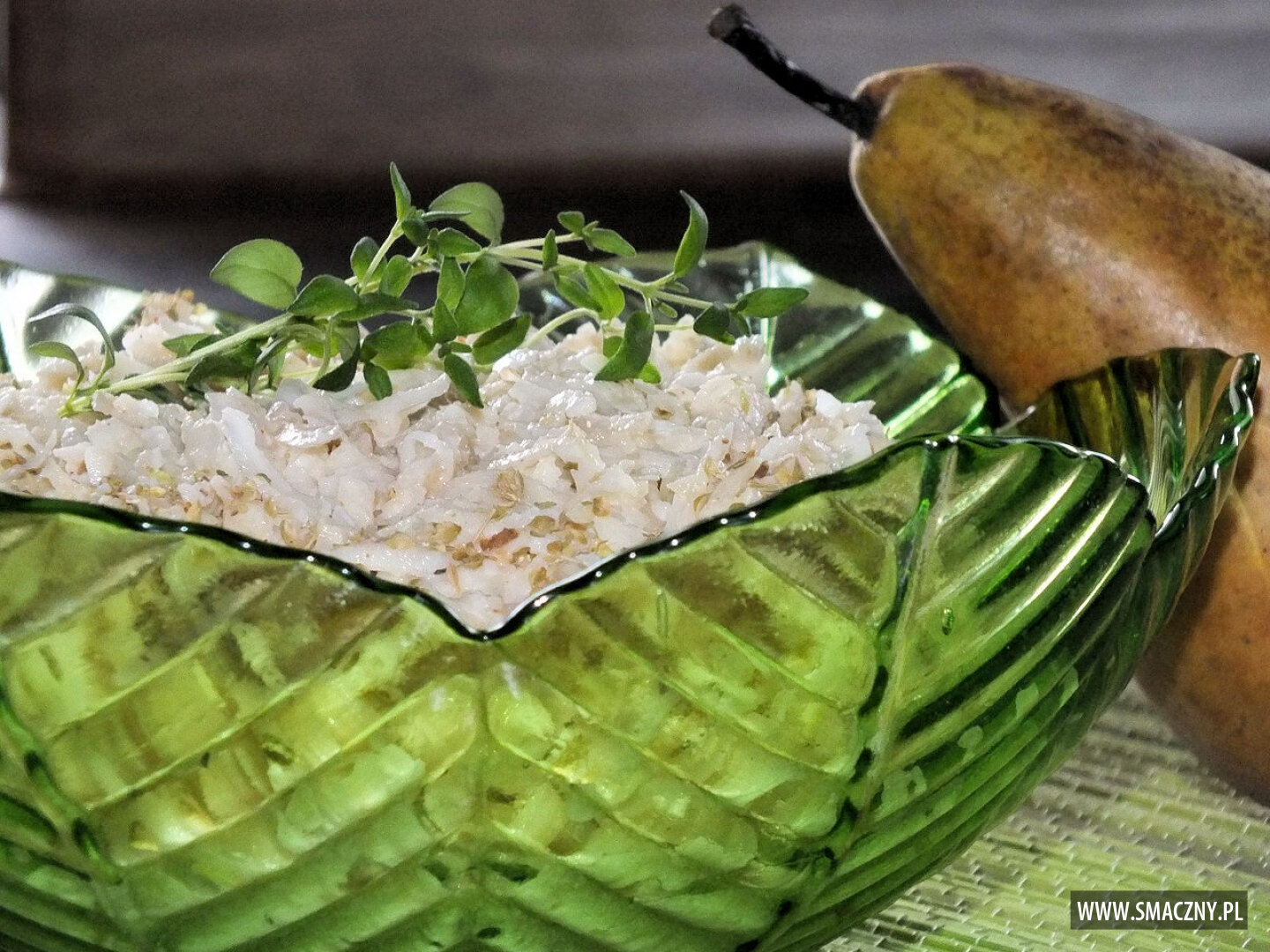 Surówka z selera i gruszki - Przepisy kulinarne - Surówki