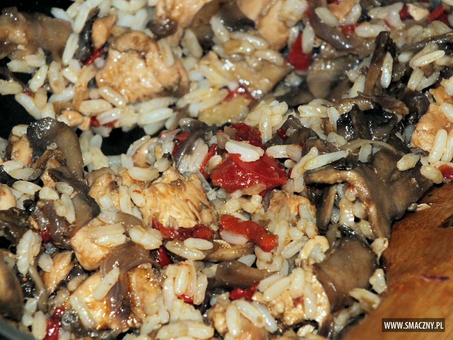 Wakacyjne danie z kurczakiem i ryżem - Przepisy kulinarne - Dania gł