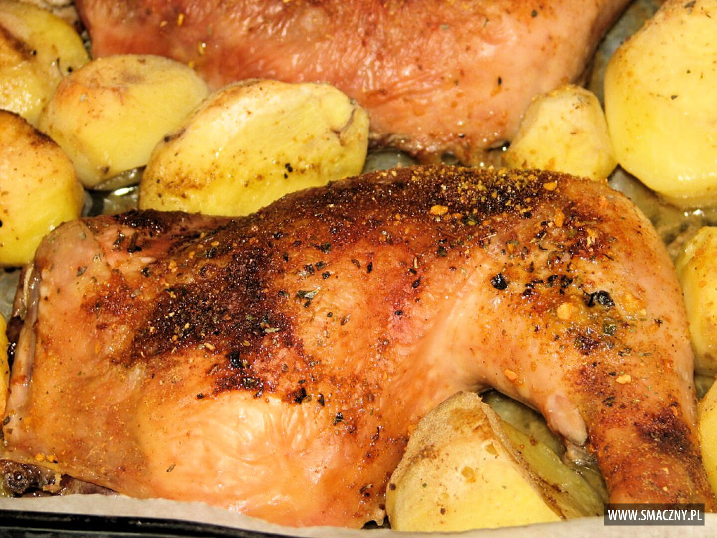 Udka kurczaka pieczone razem z ziemniakami - Przepisy kulinarne - Dani