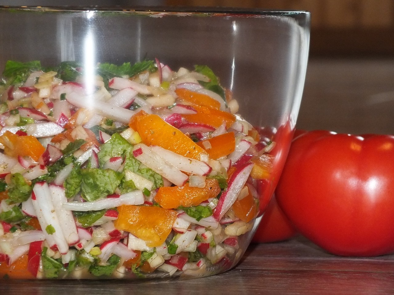 Surówka z rzodkiewek - Przepisy kulinarne - Surówki