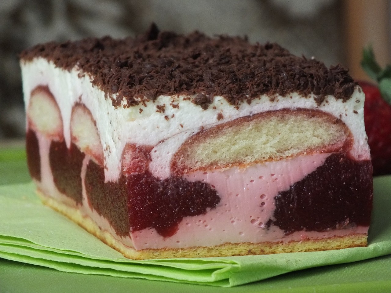 Truskawkowa pychotka - Przepisy kulinarne - Ciasta